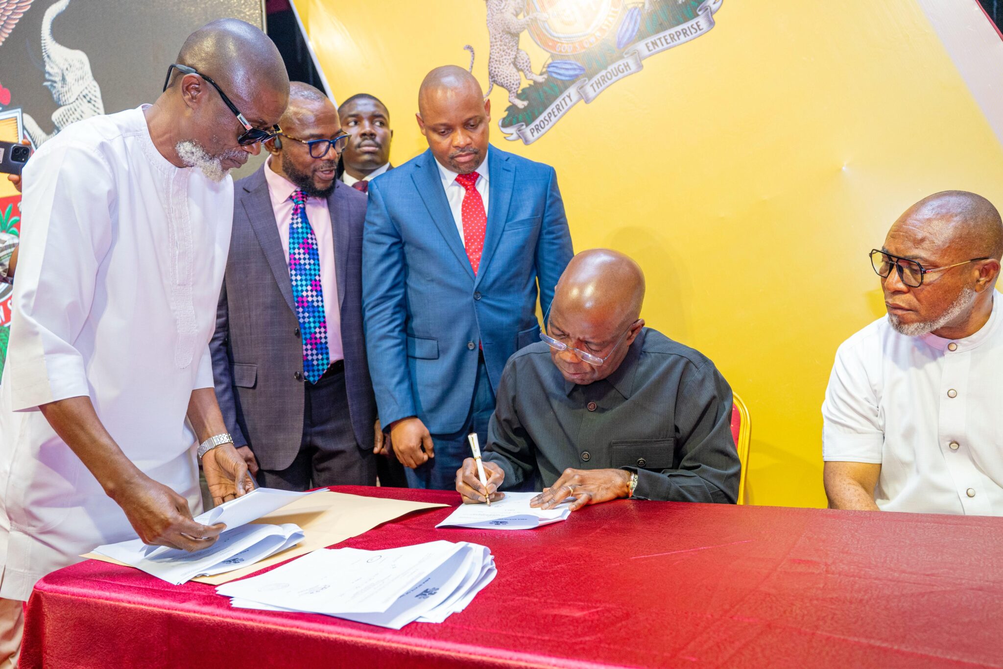 GOV. OTTI SIGNS INTO LAW, UNVEILS ABIA STATE 25-YEARS DEVELOPMENT PLAN ...